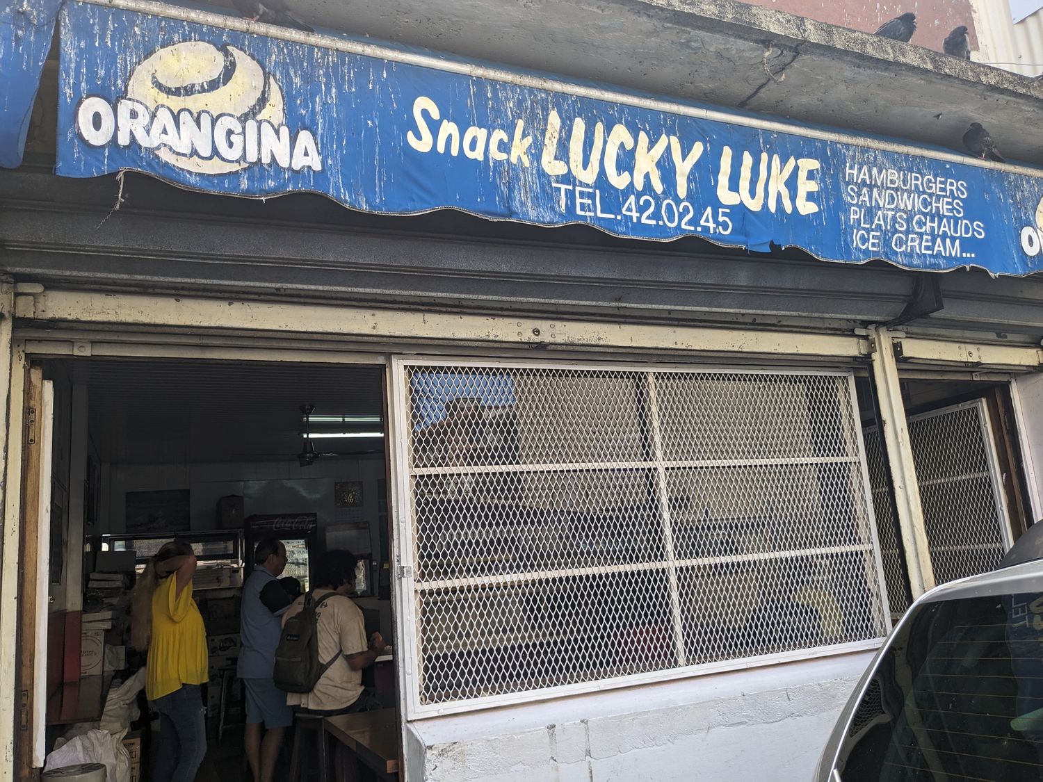 Lucky Luke, un snack qui sent bon le Tahiti d’antan – Carrément Bon Le Mag